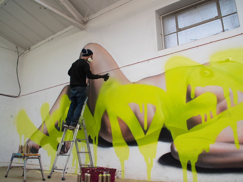 Graffiti Video: Warehouse Filled with VOYDER